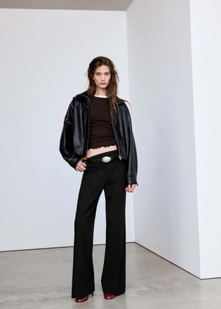 Mango Pantalon flare &agrave; rayures avec pli marqu&eacute; noir - Femme - 32 - MANGO