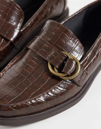 Asos mocassins avec d&eacute;tails m&eacute;talliques en marron effet croco