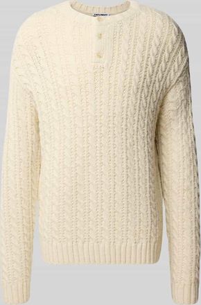 Review Kabelgestrickter Pullover mit Henley-Kragen