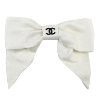 Chanel Pre-owned Coco Mark Haarspange mit Schleife- Seiden-Haaraccessoire - - Pre-owned - Damen - Wei&szlig; - ONE SIZE