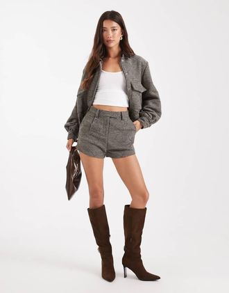 4th & Reckless Mini-short densemble ajusté avec pinces à lavant en aspect laine à carreaux et chevrons - Marron-Brown