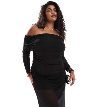 Forever New Schulterfreies, gerafftes Maxikleid in Schwarz