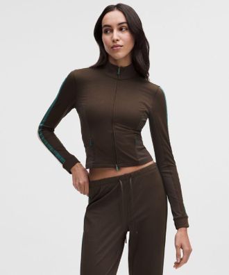 lululemon Trainingsjacke im Slim Fit mit Streifen f&uuml;r Frauen - Gr&ouml;&szlig;e XL in Walnut Crunch/Light Ivory/Deep Marina