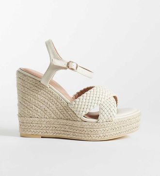 New Look Espadrilles-Sandalen in Wollwei&szlig; mit Flechtriemen und Keilabsatz, breite Passform