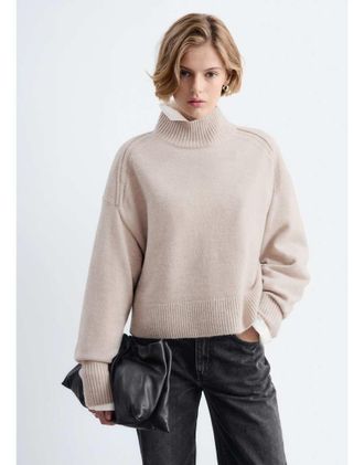 & Other Stories Rollkragen-Strickpullover mit Umschlag&auml;rmeln in Dunkelbraun