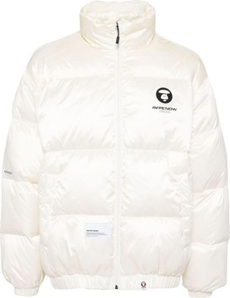 Aape By A Bathing Ape Moonface Daunenjacke mit Logo - Weiß