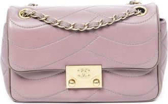 Chanel Crossbody Bags - Push Lock Wave Chain Flap - Gr. unisize - in Gold - f&uuml;r Damen