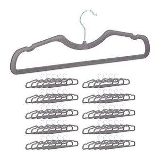 Relaxdays Kleiderb&uuml;gel Samt, 50er Set, rutschfest, platzsparend, B: 42,5 cm, Hosensteg & Einkerbungen, Samtb&uuml;gel, grau