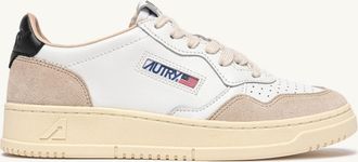 Autry BASKETS MEDALIST LOW EN CUIR BLANC ET NOIR ET DAIM BEIGE