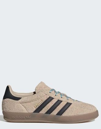 adidas Originals Gazelle Indoor-Sneaker in Beige und Schwarz-Neutral