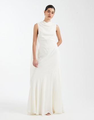 Six Stories Robe longue de demoiselle dhonneur en cr&ecirc;pe &agrave; col b&eacute;nitier montant - Ivoire-Blanc