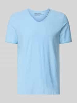 Mc Neal T-Shirt mit V-Ausschnitt und Rollsaum