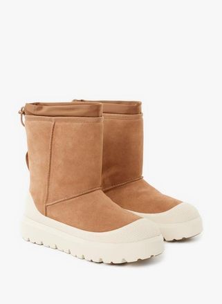 UGG Klassischer Kurzwetter-Hybridstiefel - Braun