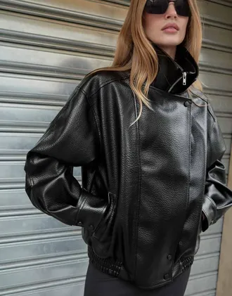 NA-KD veste en imitation cuir &agrave; col montant noire
