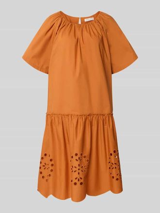 Christian Berg Knielanges Kleid mit Lochstickerei und Rundhalsausschnitt