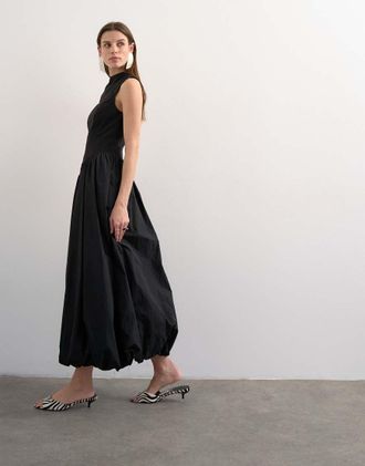 Topshop Hochgeschlossenes Maxikleid in Schwarz mit asymmetrischer Taille und Ballonsaum-Gr&uuml;n