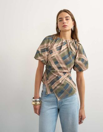 Topshop top &agrave; manches bouffantes avec d&eacute;tail dourlet portefeuille &agrave; carreaux vert