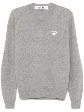 Comme Des Garçons pull col v à coeur brodé - Gris