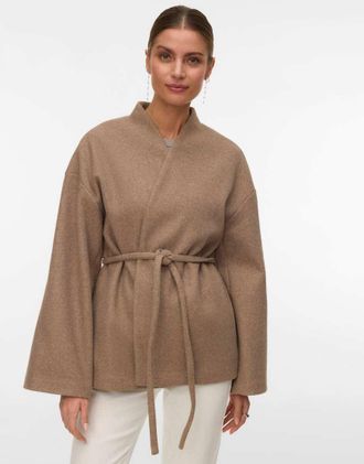 Vero Moda Jacke in Fungi-Grau