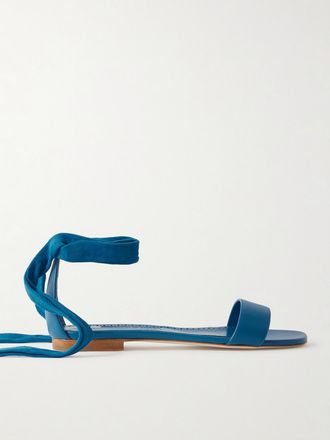 Manolo Blahnik Chastanaflat Sandalen Aus Veloursleder Und Leder Zum Binden - Blau