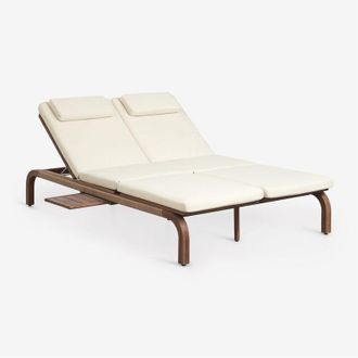 Sklum Doppel-Liegestuhl aus Akazienholz mit verstellbarer R&uuml;ckenlehne und Dubai-Kissen Gardenia Wei&szlig; Akazienbraun dunkel