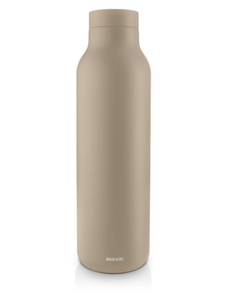 Eva Solo Eva Solo | Urban Isolierflasche 0,7 l Caramel cream |Der Flaschenkorpus besteht aus 90 Prozent Recycling-Edelstahl | Caramel Cream
