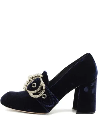 Miu Miu escarpins en velours &agrave; ornements de perles - Bleu
