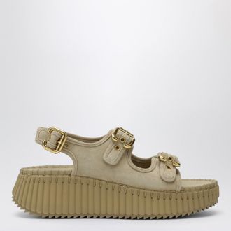 Chlo&eacute; Nama Keilsandalen in Sand