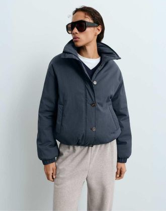 Oysho Fellex veste matelass&eacute;e en toile coupe trap&egrave;ze bleu mauve