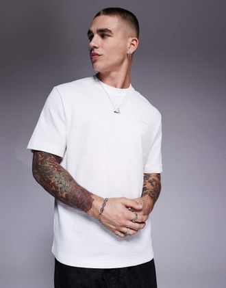 HUGO BOSS HUGO Red - Austin - T-shirt confort en tissu gaufr&eacute; avec logo - Blanc cass&eacute;