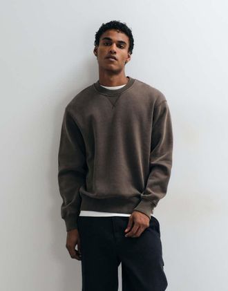 Abercrombie & Fitch Essential Sweatshirt mit Rundhalsausschnitt in Braun