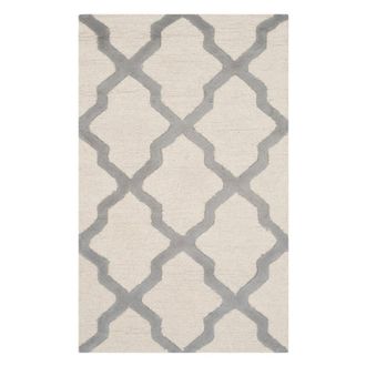 Safavieh Geometrisch Teppich f&uuml;r Wohnzimmer, Esszimmer, Schlafzimmer - Cambridge Collection, Kurzer Flor, Elfenbein und Silber, 122 X 183 cm