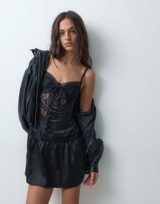 Miss Selfridge robe courte &agrave; corset en dentelle noire