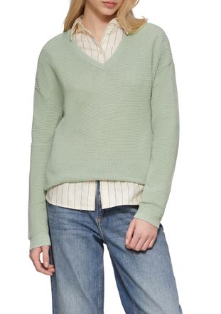QS by s.Oliver Pullover mit Strukturmuster und V-Ausschnitt