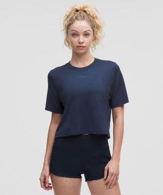 lululemon Swiftly Crop-T-Shirt im Oversized Fit f&uuml;r Frauen - Gr&ouml;&szlig;e 14 in Club Blue