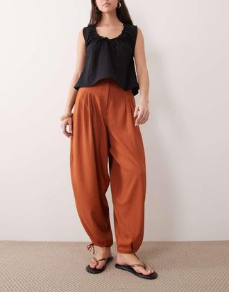 Miss Selfridge Elegante Ballonhose in Rostrot-Keine Farbe