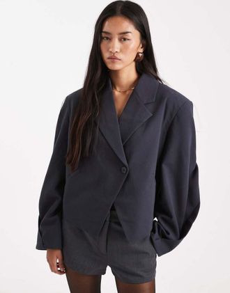 Asos Eleganter Cropped Blazer in Anthrazit mit asymmetrischem Schnitt-Grau