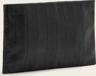 AllSaints Bettina - Clutch in Schwarz mit Bahnen-Design