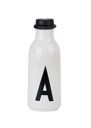 DESIGN LETTERS Persönliche Trinkflasche Weiß (A) | BPA-Frei | 500 ml | Tritan Wasserflasche im Nordisches Design | Auslaufsicher | Spülmaschinengeeignet | erhältlich