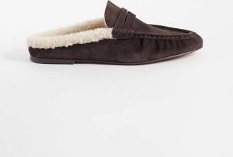 Steve Madden Rafe mocassins mules fronc&eacute;s avec fausse peau de mouton en daim chocolat-Marron