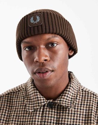 Fred Perry Bonnet côtelé en coton - Tabac brûlé-Brown