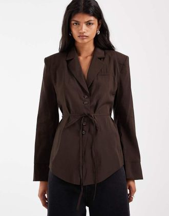 Asos blazer souple &agrave; &eacute;paulettes et ceinture &agrave; nouer couleur chocolat-Marron