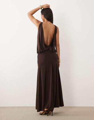 Asos Robe longue pr&egrave;s du corps &agrave; taille basse et dos ouvert - Chocolat-Marron