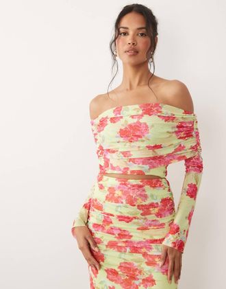 AFRM Lynette - Lang&auml;rmliges Cropped-Oberteil aus Netzstoff in Limettengr&uuml;n mit rosa Blumenmuster und umgeschlagenem Carmen-Ausschnitt, Kombiteil-Mehrfarbig