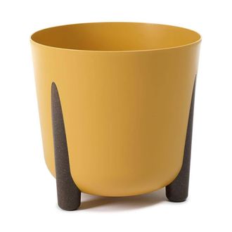 HowHomely Gelb Blumentopf Kunststoff mit Braunen F&uuml;&szlig;en | Pflanzschalen &Oslash; 25,5 x H 25,3 cm | Leichter und Stabiler Blumen&uuml;bertopf f&uuml;r Indoor oder Balkon und Terr