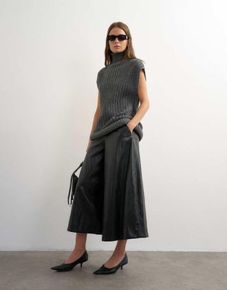 Topshop pantalon culotte trap&egrave;ze en imitation cuir noir