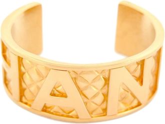 Chanel Armband - VINTAGE CHANEL-LOGO GESTEPPTES MANSCHETTENARMBAND - Gr. ONESIZE - in Gold - f&uuml;r Damen