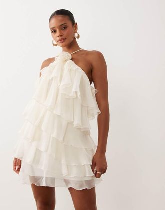 Gina Tricot Gina Tricot - Robe courte dos nu &agrave; volants avec grosse rose - Blanc cass&eacute;