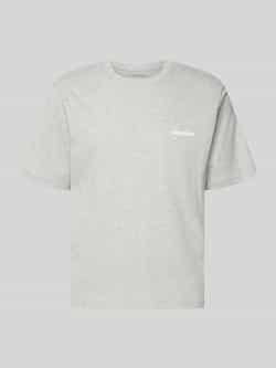 Review T-Shirt mit Logo und Rundhalsausschnitt