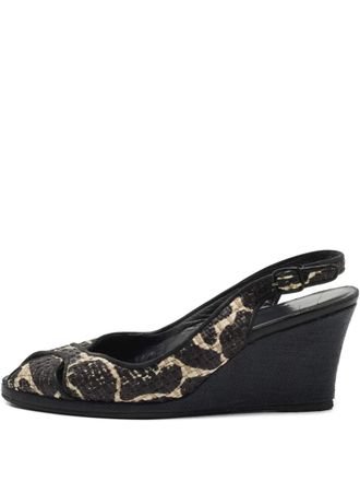 Stuart Weitzman sandales en raphia &agrave; talon compens&eacute; - Noir